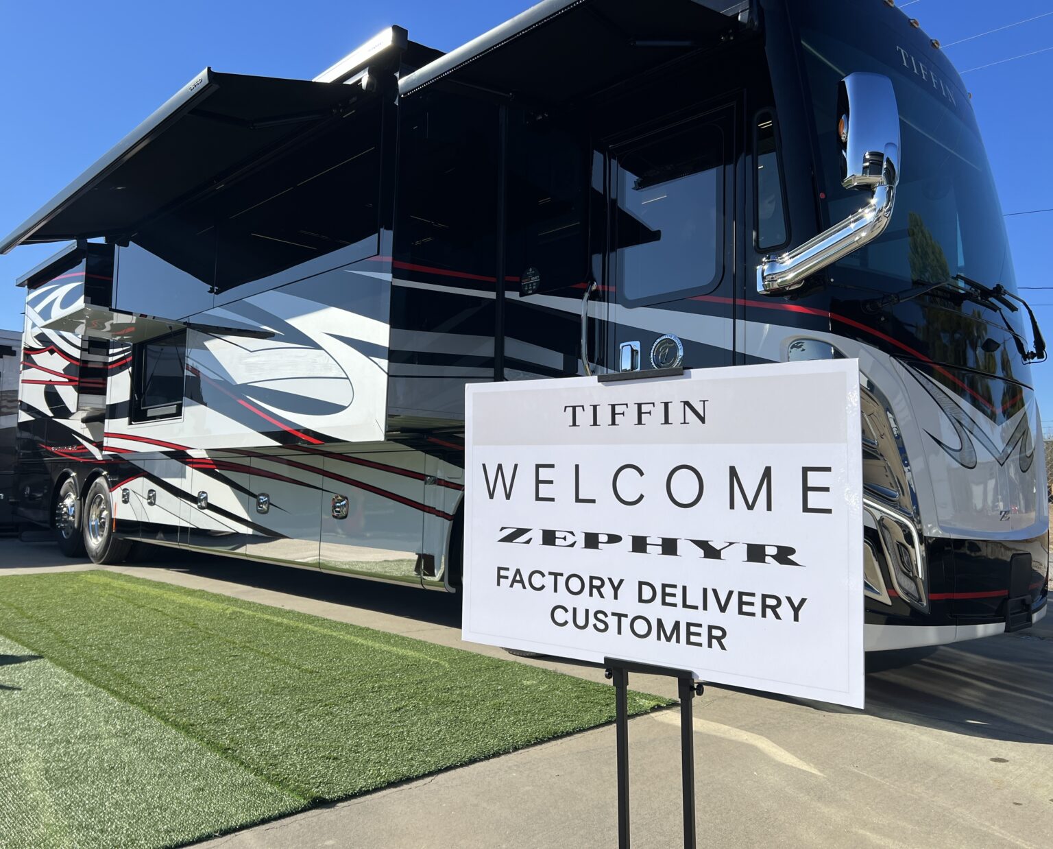 Luxury RVs | Tiffin Motorhomes