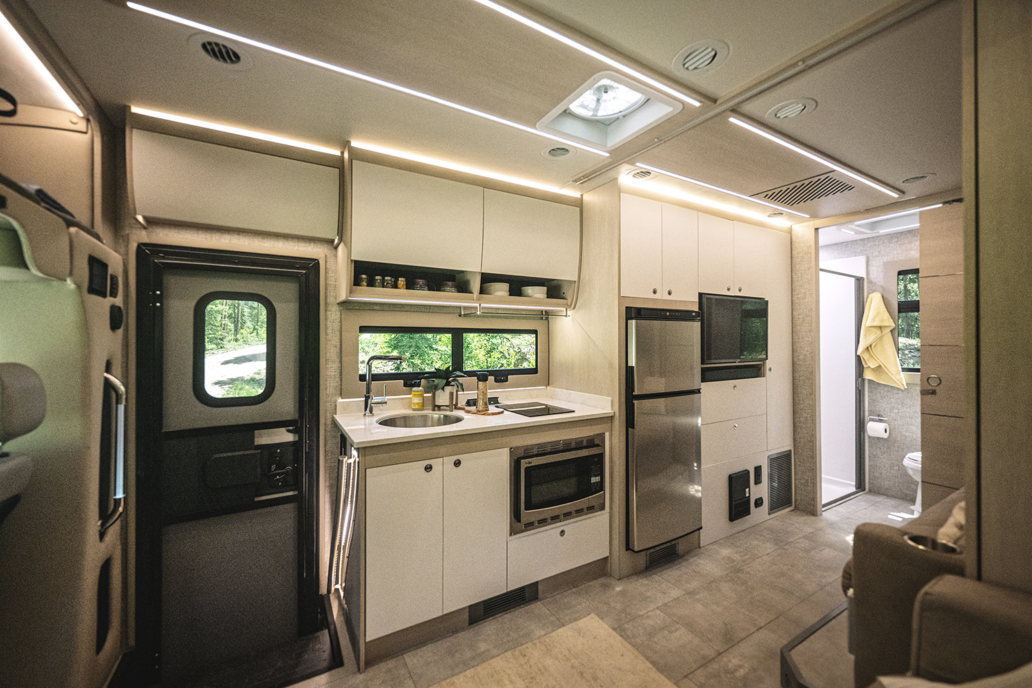 2025 Wayfarer 25 XRW Floor Plan Spotlight - Tiffin Motorhomes