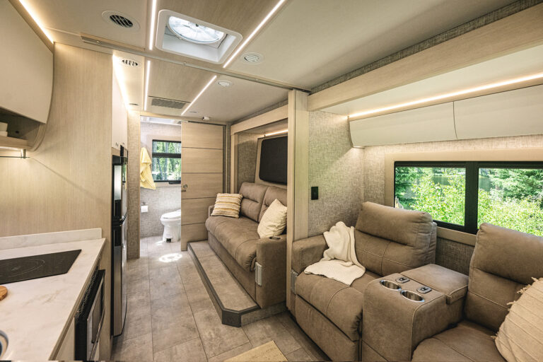 2025 Wayfarer 25 XRW Floor Plan Spotlight - Tiffin Motorhomes